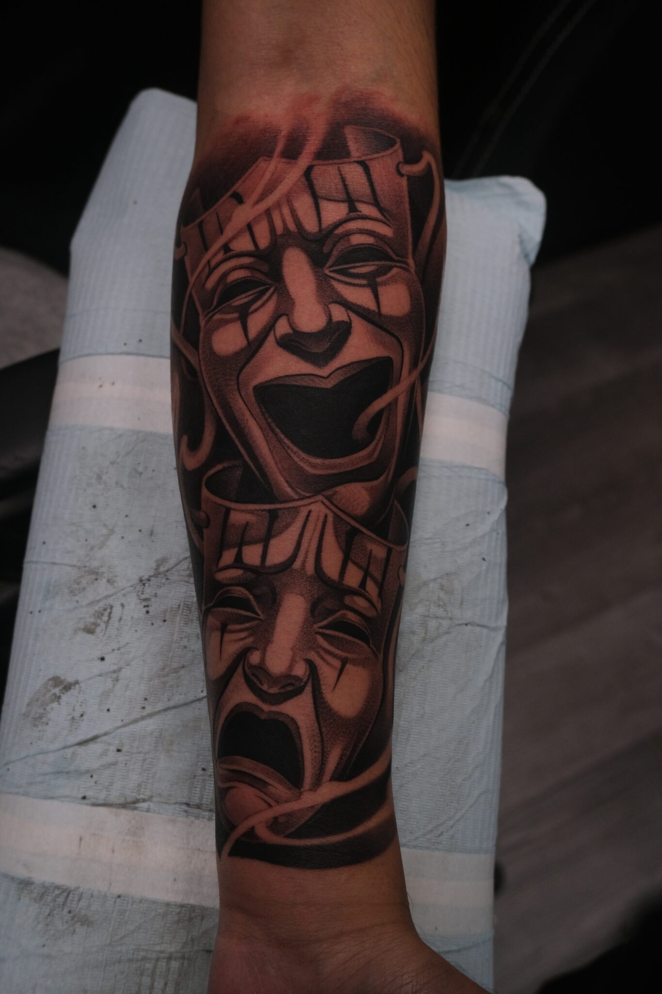 905 INK Tattoo Facility | Custom Tattoo Design Toronto & Brampton