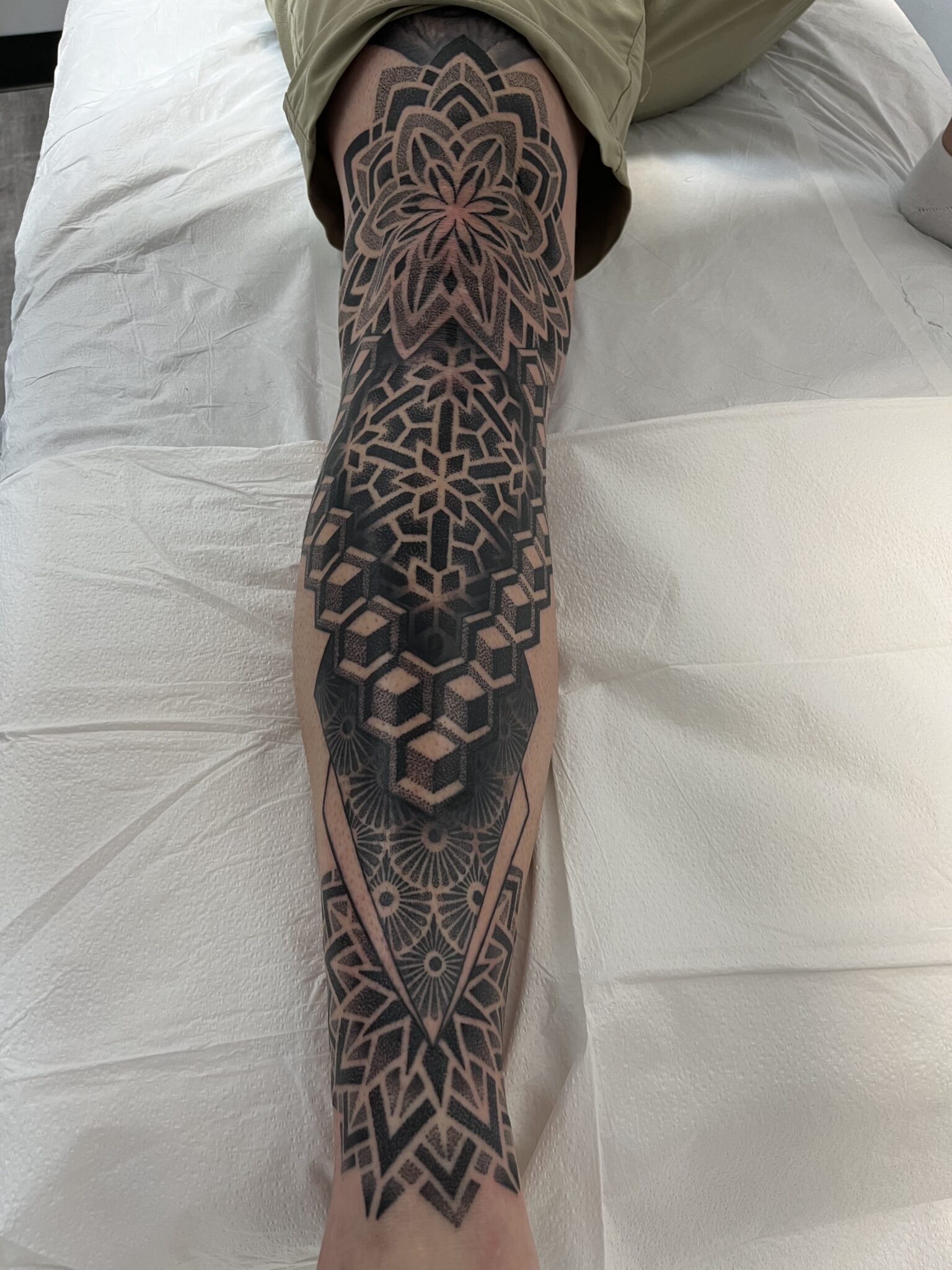 905 INK Tattoo Facility | Custom Tattoo Design Toronto & Brampton